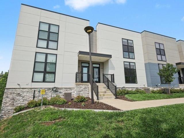 6031 Port View Dr SE, Grand Rapids, MI 49512