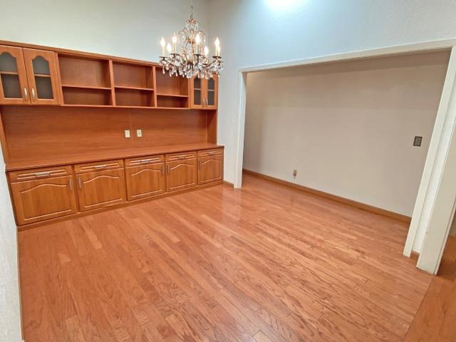 6032 Montgomery