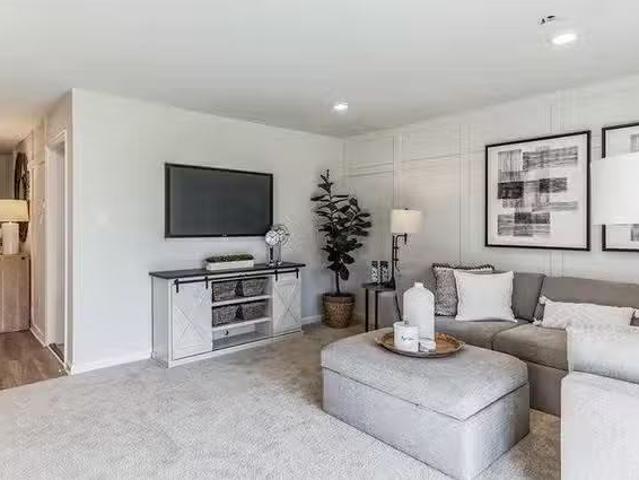 60337541 272 Macoun Way