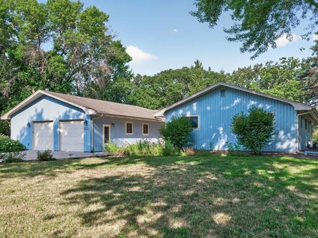 6033 Oak Cir, North Branch, MN 55056