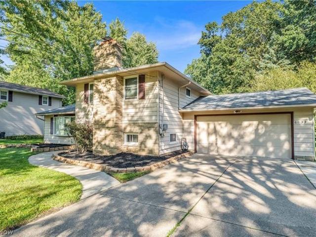 6033 Harrison St, Mentor, OH 44060