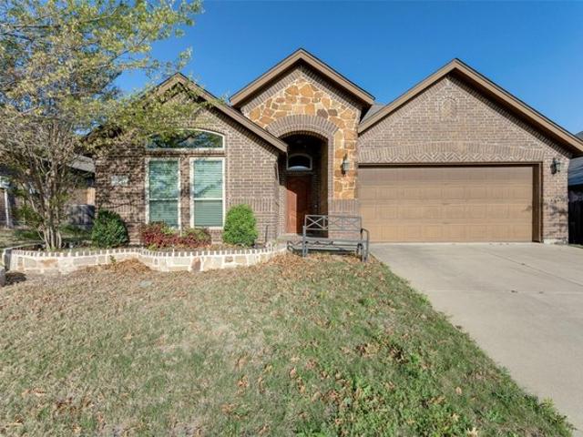 6033 Paddlefish Dr, Fort Worth, TX 76179