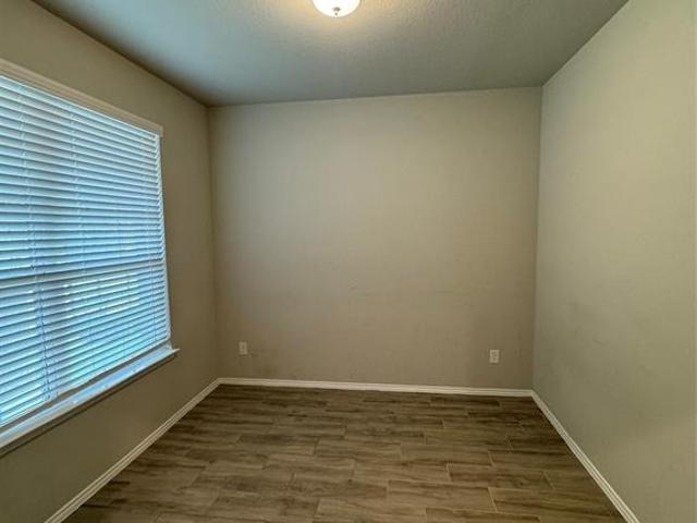 6033 Seguin Court