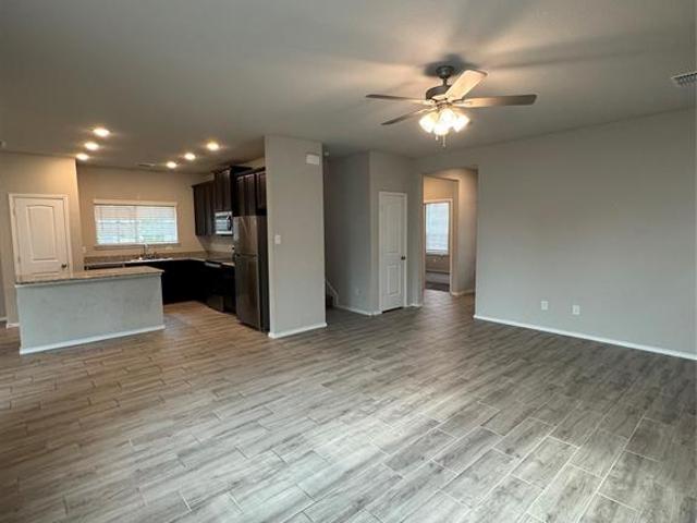6033 Seguin Court