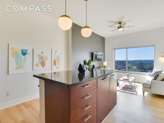 603 Davis St 2001, Austin, TX
