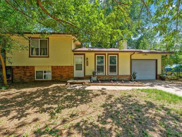 603 E 54th St S, Wichita, KS 67216