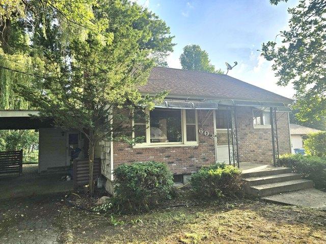 603 E Sigler St, Hebron, IN 46341