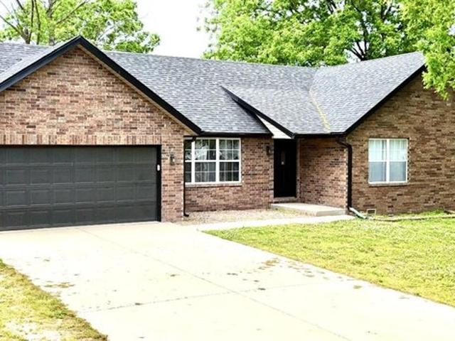 603 Lakeview Dr, Aurora, MO 65605