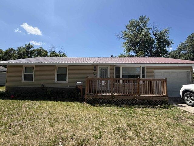 603 McMillan St, Holdrege, NE 68949