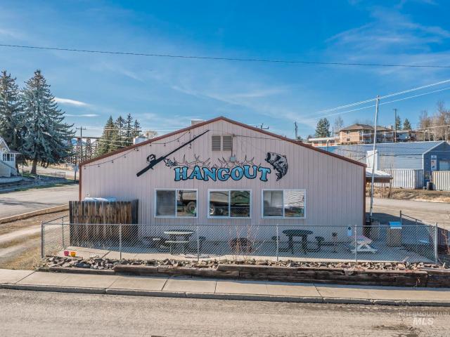 603 N Front Street The Hangout