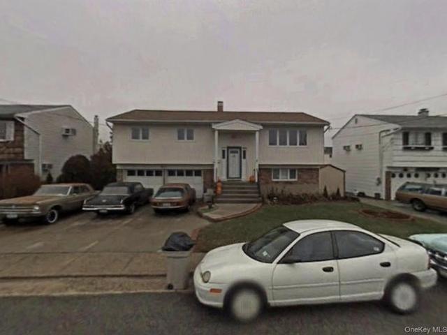 603 Nassau Ave, Freeport, NY 11520