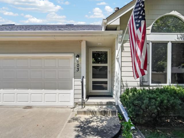603 NE Oakhurst Drive