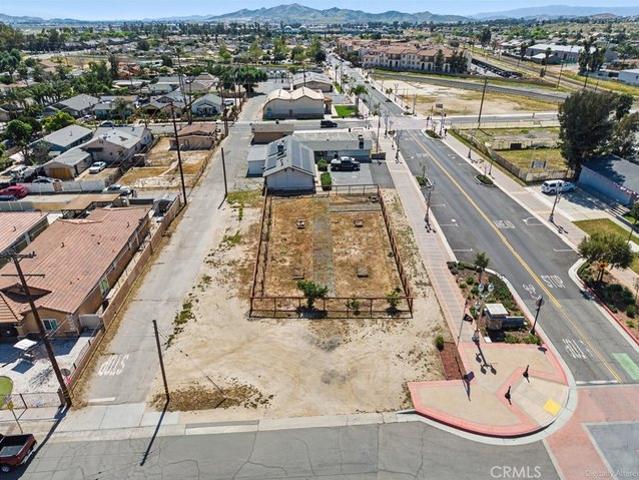 603 S D St, Perris, CA 92570