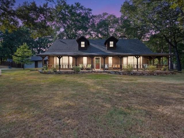 603 Steamboat Rd, White Oak, TX 75693