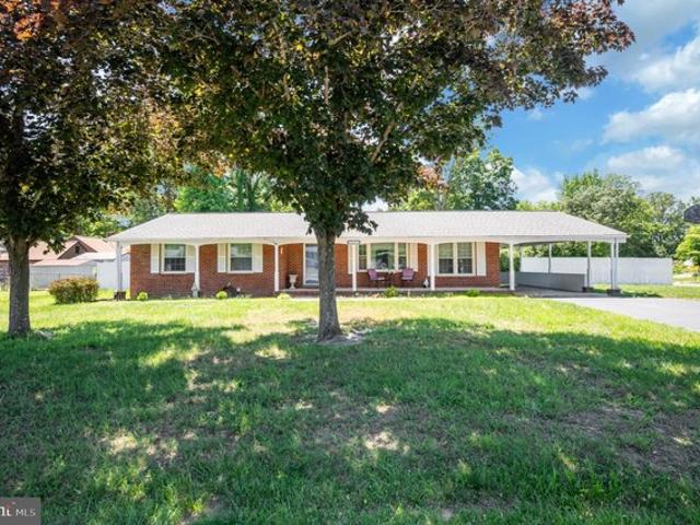 603 Perry Dr, Fredericksburg, VA 22405