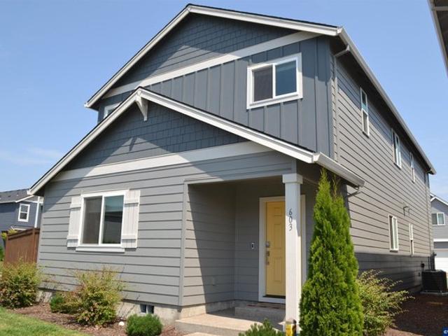 603 Pickering Ln, Woodburn, OR 97071