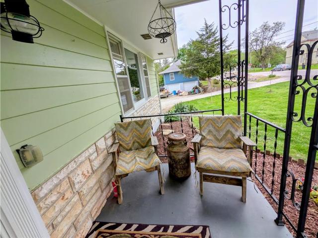 603 W 5TH Street