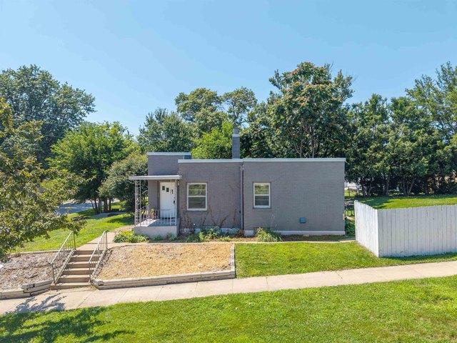 603 W 18th St, Cedar Falls, IA 50613