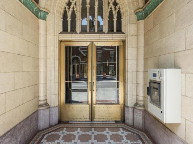 603 W Main St 1002
