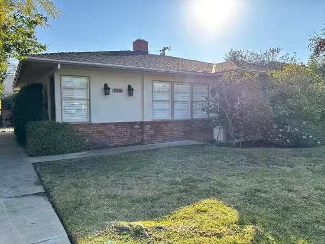 60440726 12436 Cumpston St