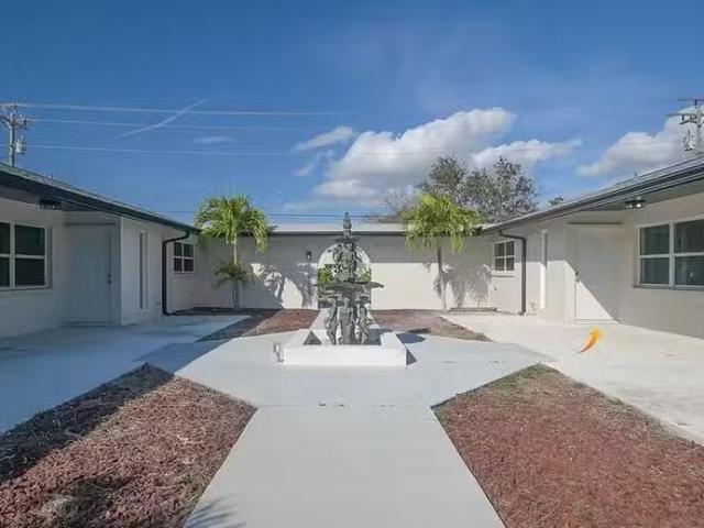 60443873 1324 Miramar St #4