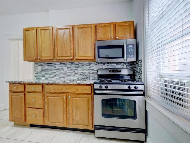 6045 Boulevard E, Unit 7E, West New York, NJ 07093 | MLS #260003 | Compass