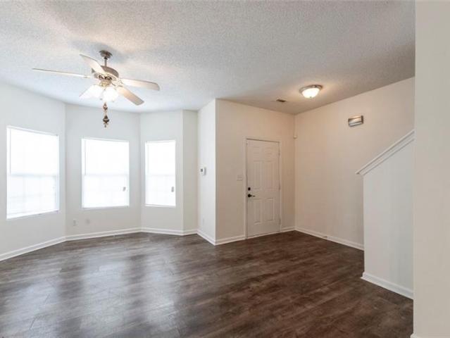 6045 Capitol Knoll