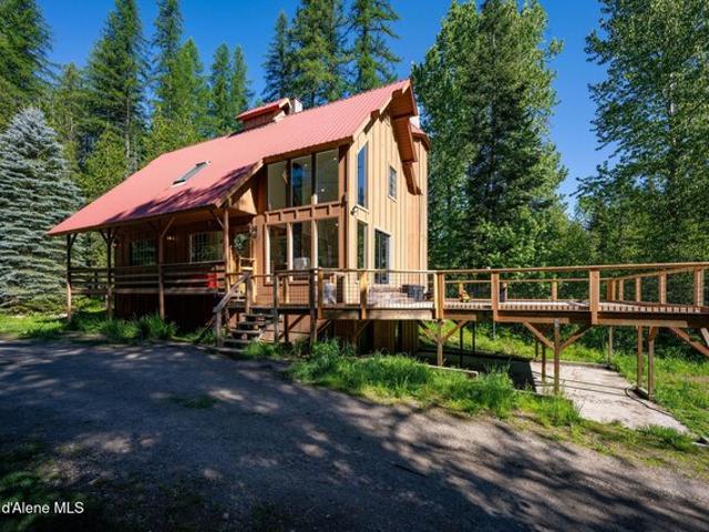 6045 Upper Pack River Rd, Sandpoint, ID 83864