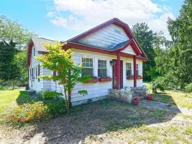 60462742 186 Waverly Ave