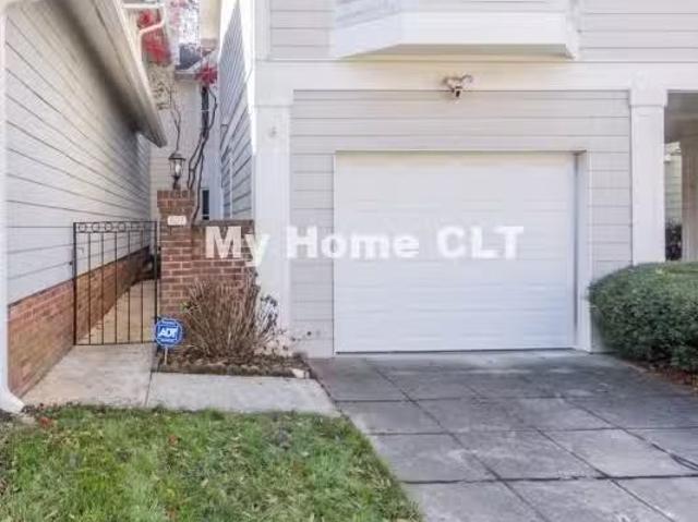 60464163 807 Greenleaf Ave #1