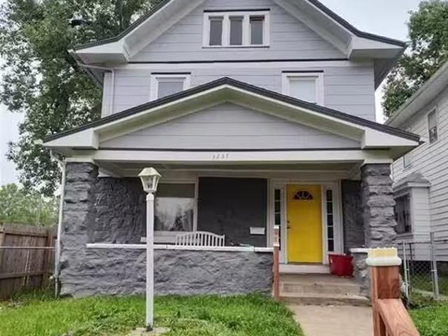 60468698 3237 E 32nd St