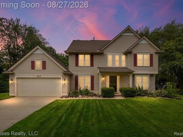 6046 Campfire Cir, Independence, MI 48346