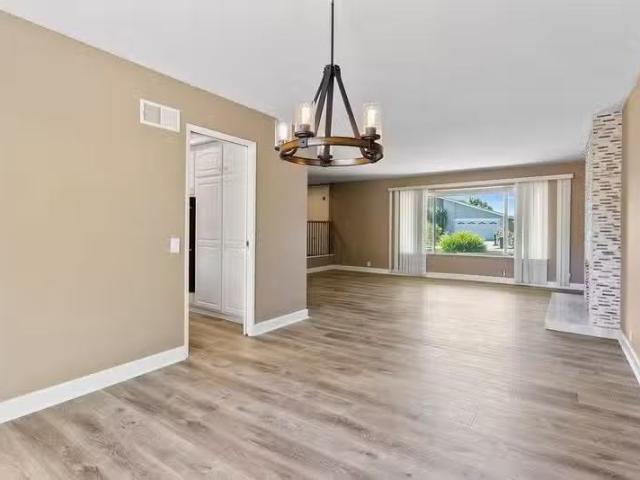 60477106 24722 Pallas Way