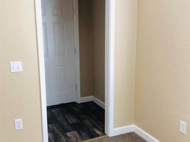 6047 Hartford St Lower Unit