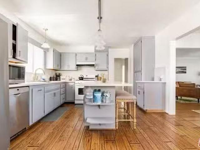 60497403 6148 W 85th Pl