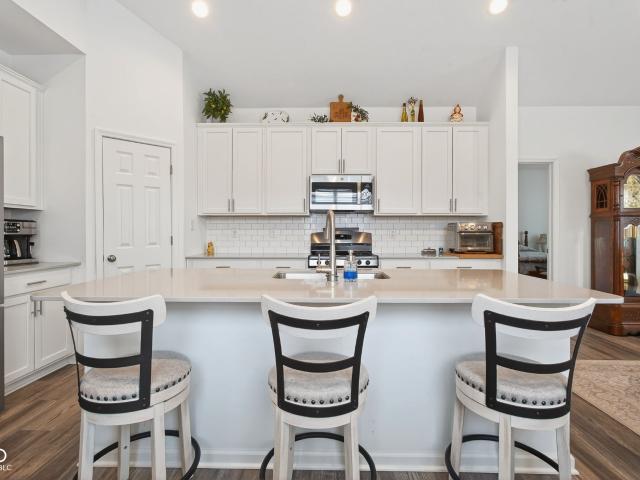 6040 Medina Spirit Drive