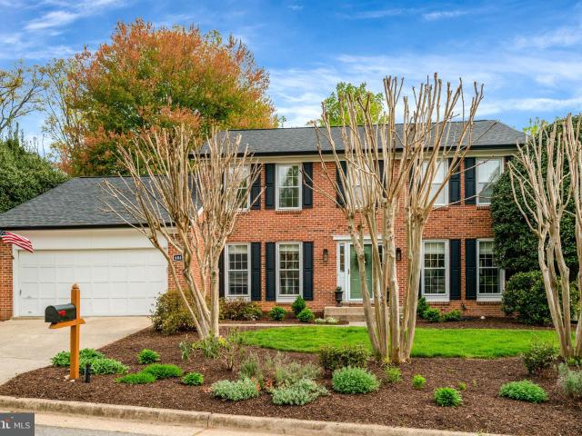 6040 Redwood Ln, Alexandria, VA 22310 | MLS #VAFX2298 | Compass