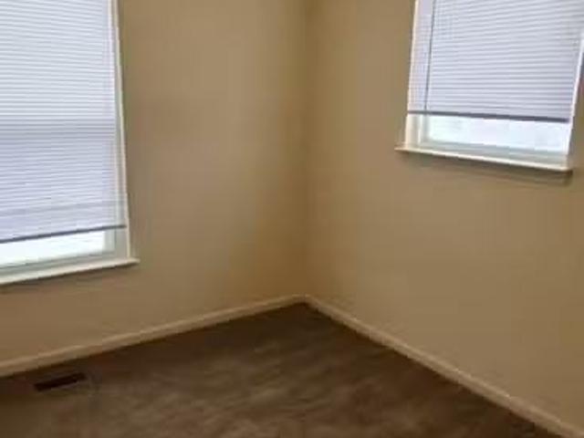 60419472 109 W Wood St