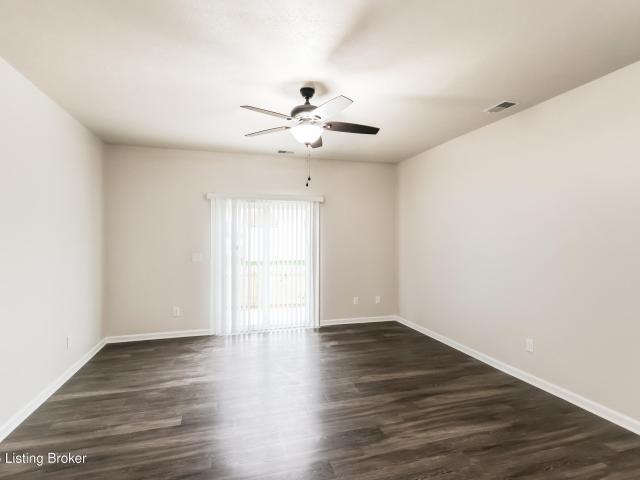 6041 Edgemont Way