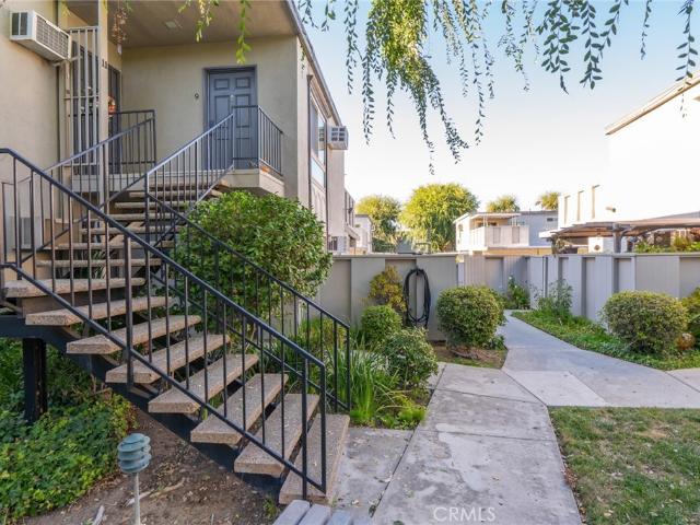 6041 Fountain Park Ln, Unit 9, Woodland Hills, CA 91367 | MLS #SR26080