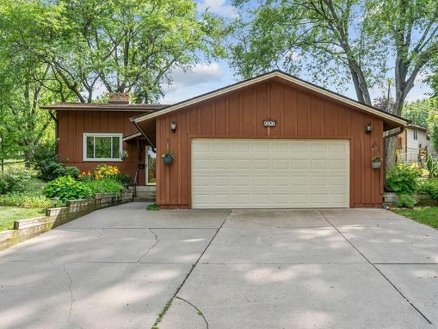 6041 Sumter Pl N, New Hope, MN 55428