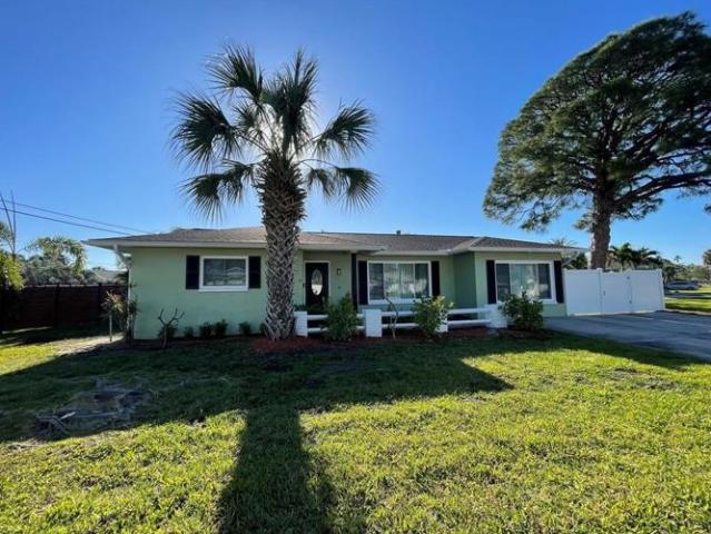 6041 Venetian Blvd NE, Saint Petersburg, FL 33703