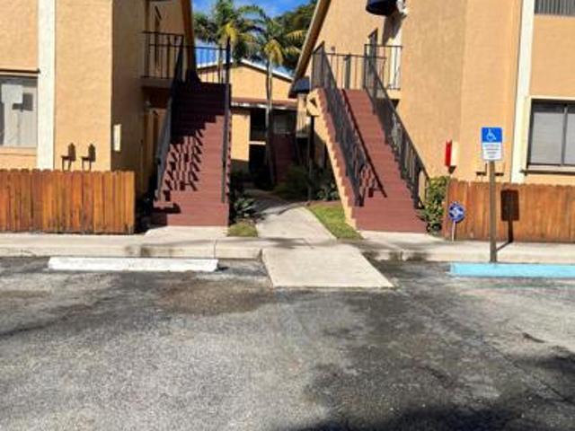 6041 10th Ave N 126 Ave N Unit #126, Greenacres, FL 33463