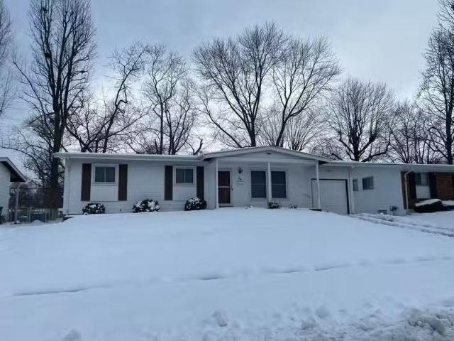 60429051 640 Madison Ln