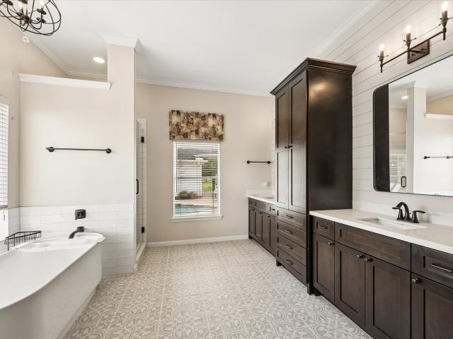 6042 blackberry cove lane