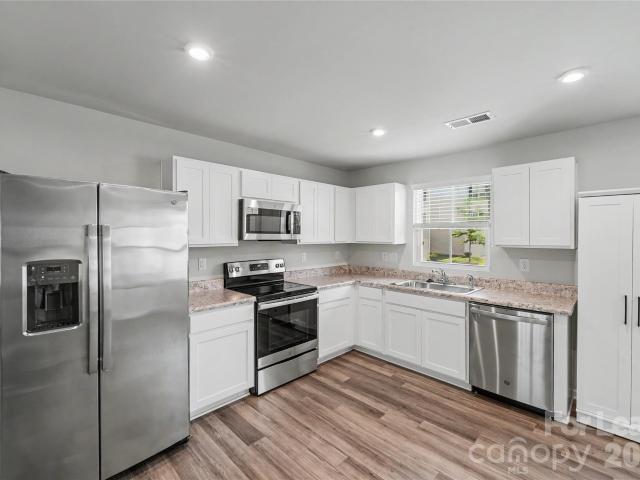 6042 Cutwater Circle