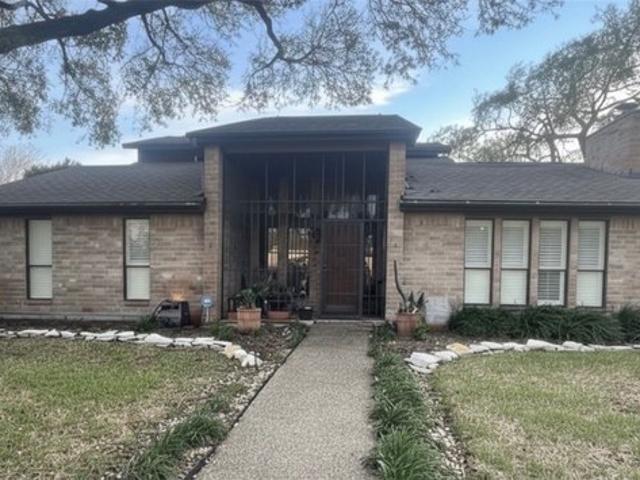 6042 Lost Creek Dr, Corpus Christi, TX 78413