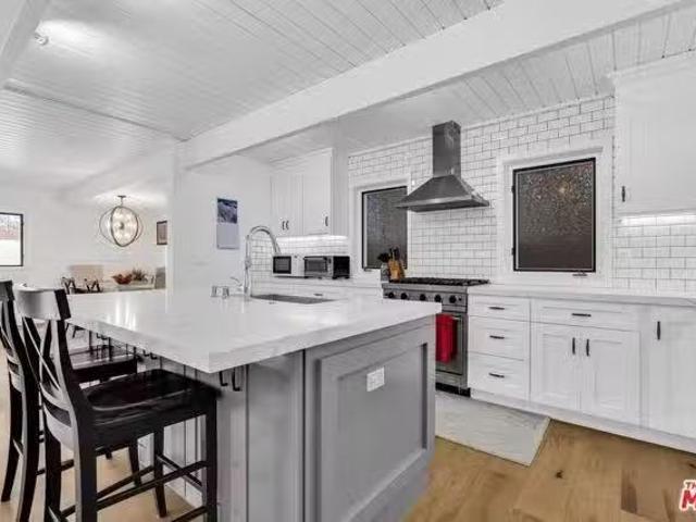 60438038 7727 W 82nd St