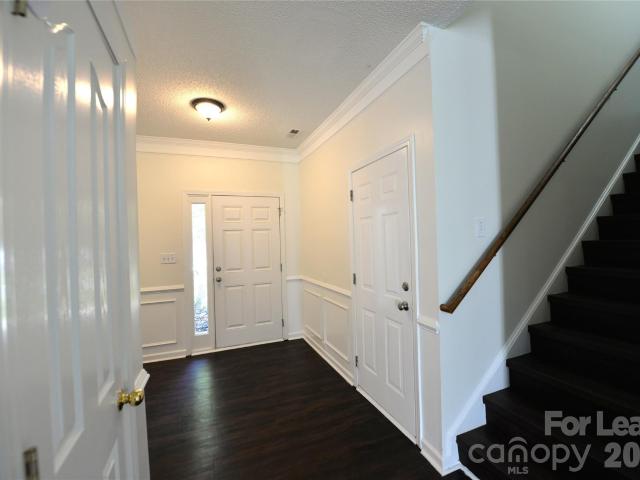 6043 Shining Oak Lane