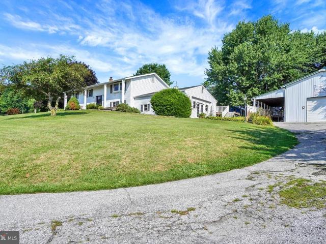 6043 Woods Road